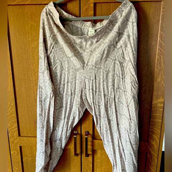 Evereve | Pants & Jumpsuits | Roan Ryan Evereve Boho Style Pants | Poshmark